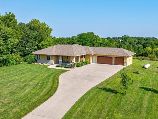 5737 Ford St, Norwalk, IA 50211