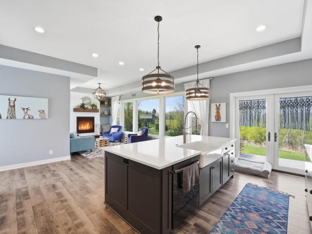 5737 Raven Point Road