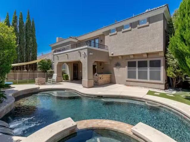 57382822 300 Kingsclear Ct