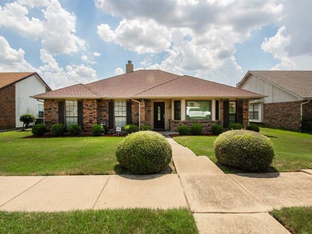 5738 Diana Dr, Garland, TX 75043