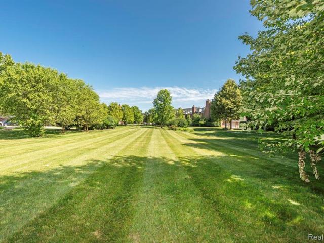 5738 Wellesley Lane