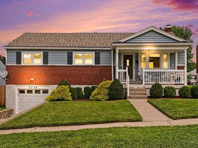 5738 Windview Dr, Green Township, OH 45248