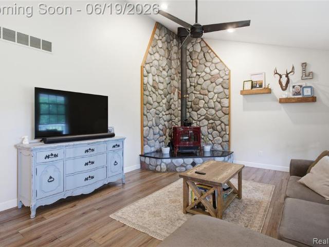 5739 Suntar Valley Drive
