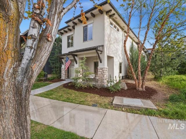 5739 W Hidden Springs Dr