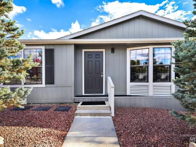 5730 E Woodcross Dr, Boise, ID 83716