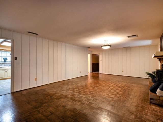 5731 Mona Ln, Dallas, TX 75236 | MLS #21186