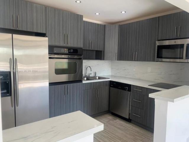 5731 NW 37th St #204 A, Virginia Gardens, FL 33166