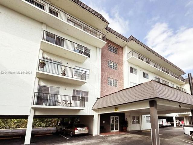 5731 NW 37th St #319, Virginia Gardens, FL 33166