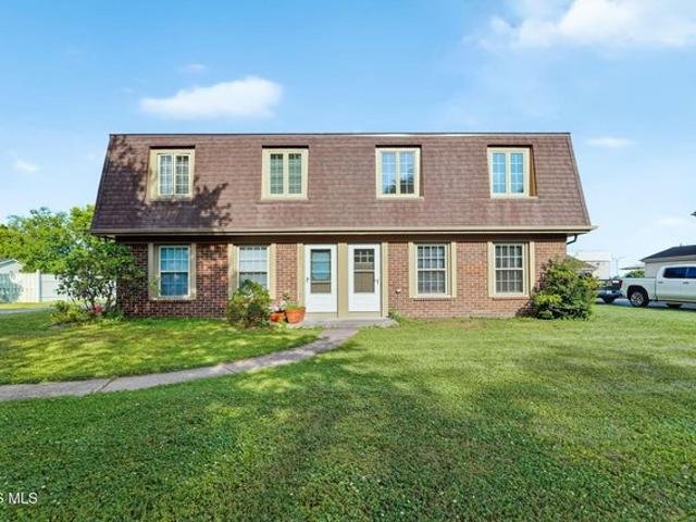 5731 Cresthaven Ln, Toledo, OH 43614