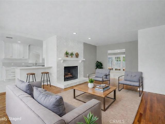 5733 Oakdale Ave, Woodland Hills, CA 91367 | MLS #SR26082 | Compass