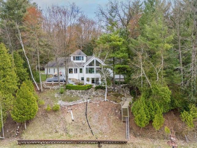 5733 Enchanted Frst, Sanford, MI