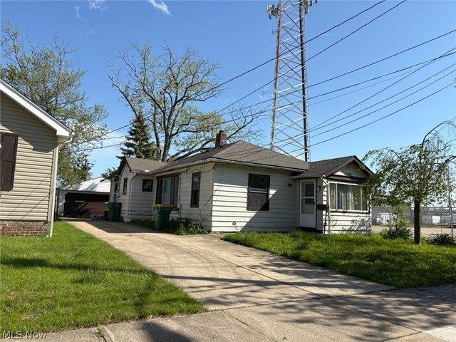 5733 Longwood Ave, Maple Heights, OH 44137