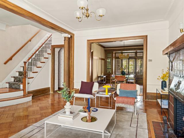 573 16th Street