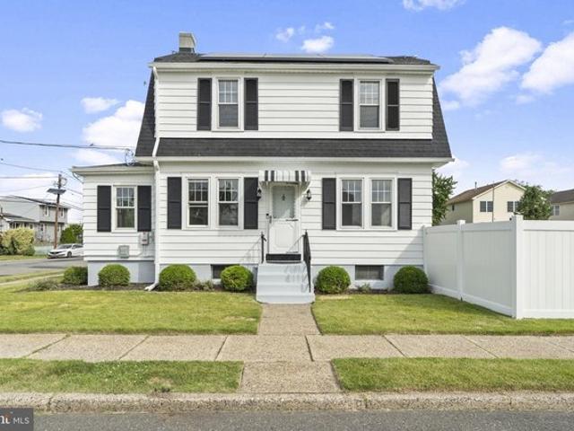 573 Chelton Ave, Burlington, NJ 08016