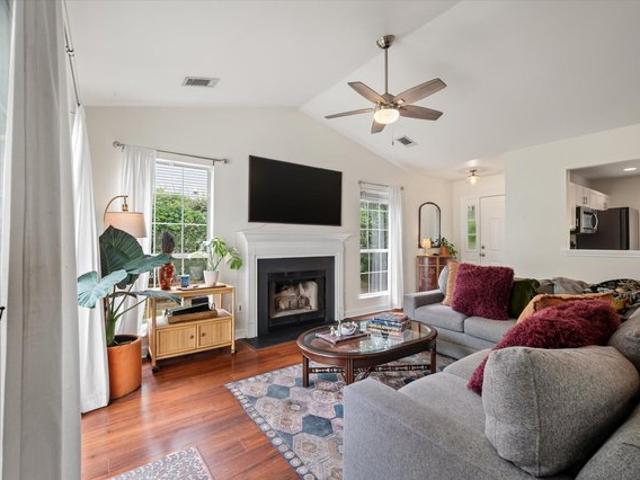 573 Antebellum Ln, Mount Pleasant, SC 29464