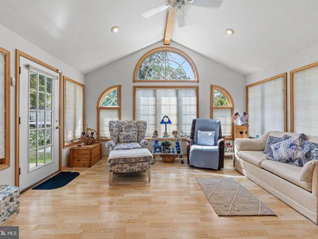 573 Hammond Drive
