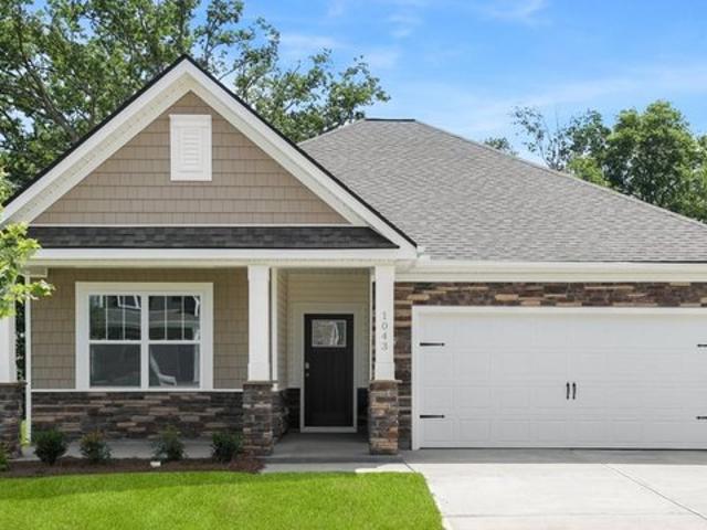 573 Landseer Dr, Landrum, SC 29356