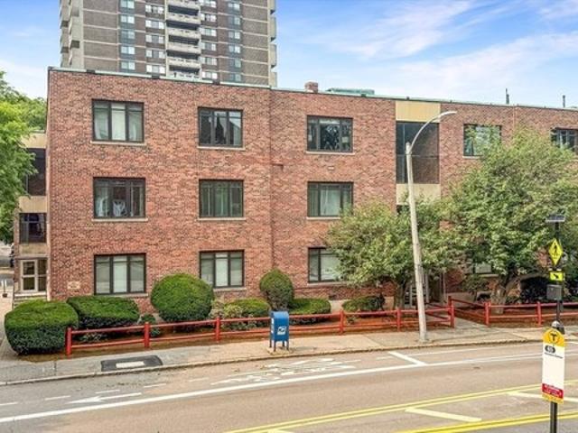 573 Washington St Apt 29, Brookline, MA 02446