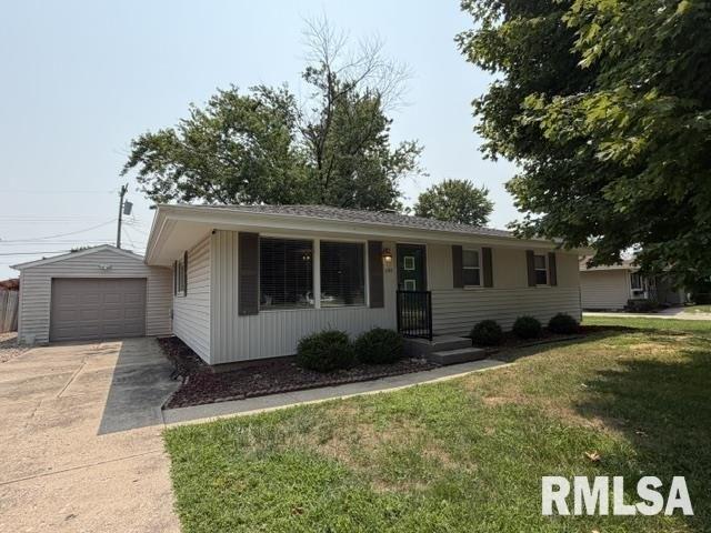 5744 N Hamilton Rd, Peoria, IL 61614