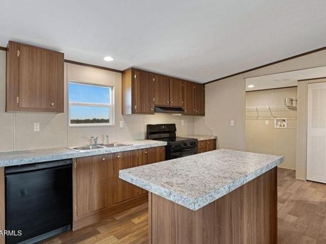 5744 N Lakeview Dr, Casa Grande, AZ 85194
