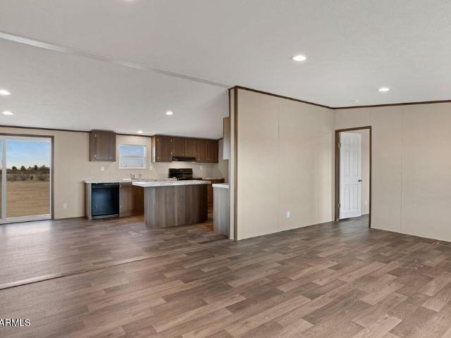 5744 N Lakeview Drive