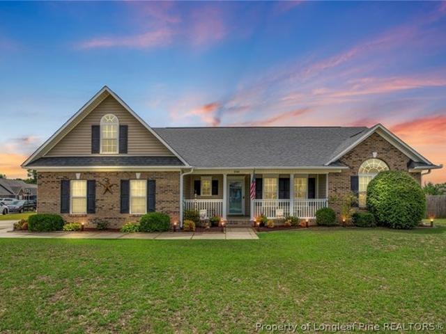 5744 Azure Dr, Hope Mills, NC 28348