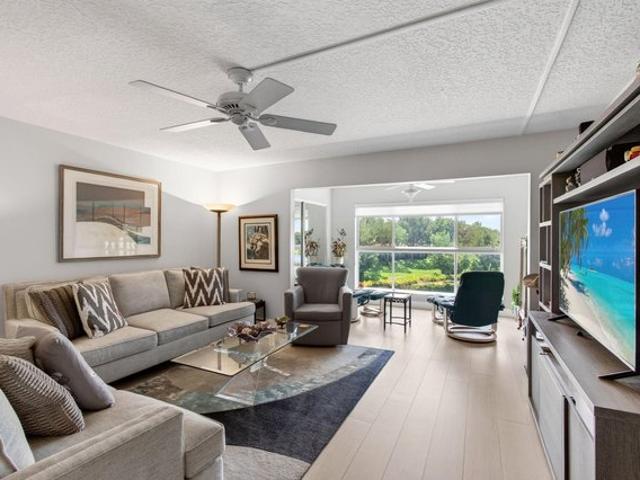 5746 Crystal Shores Dr Apt 303, Boynton Beach, FL 33437