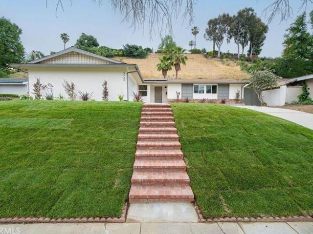 5746 Laramie Ave, Woodland Hills, CA 91367