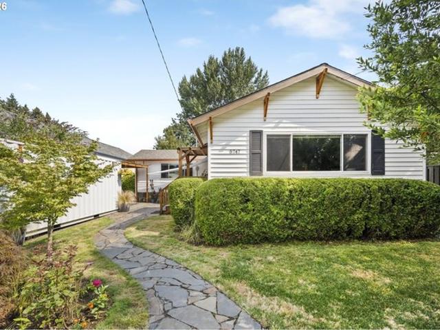 5747 NE Ainsworth St, Portland, OR 97218