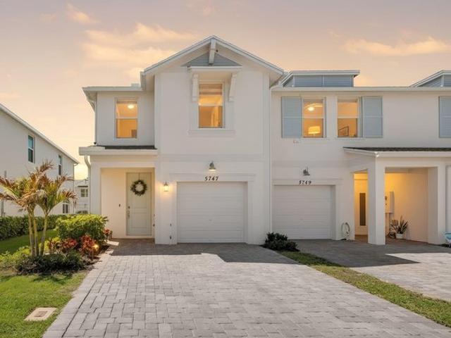 5747 SE Edgewater Cir, Stuart, FL 34997