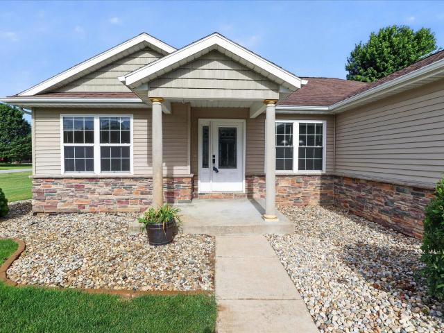 57481 Emerald Chase Lane