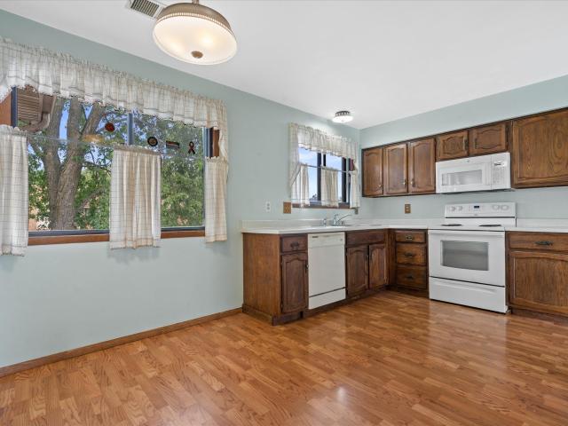5748 Cambridge Ln, Unit 4