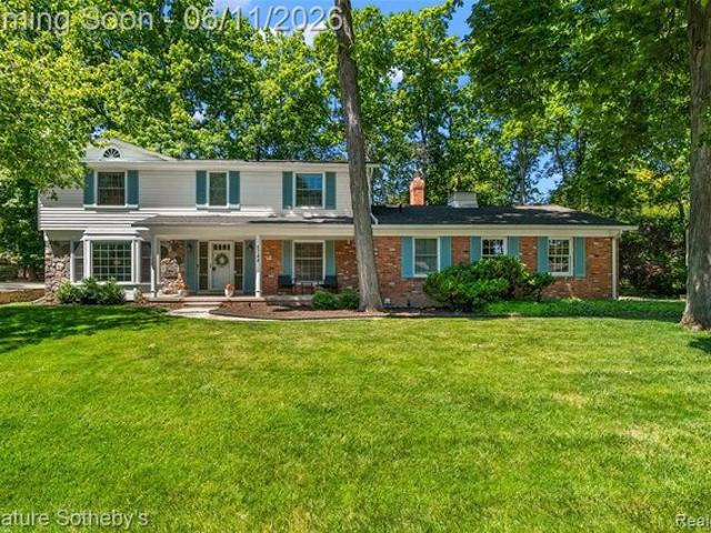 5748 Cherry Crest Dr, West Bloomfield Township, MI 48322
