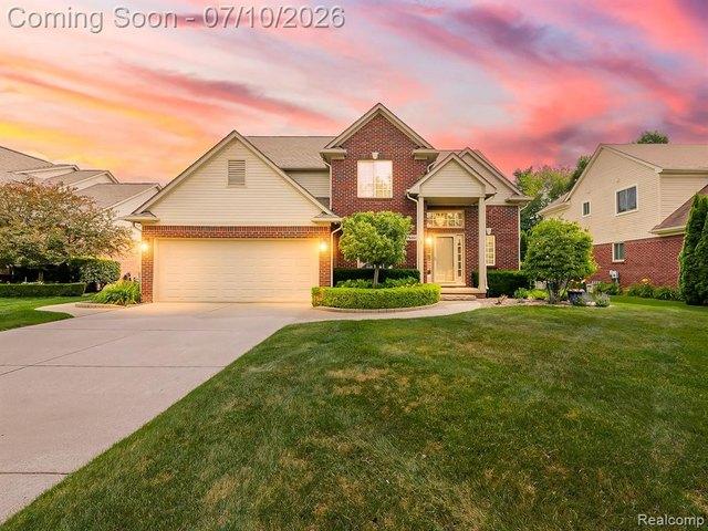 57492 Hawthorn Dr, Washington Township, MI 48094