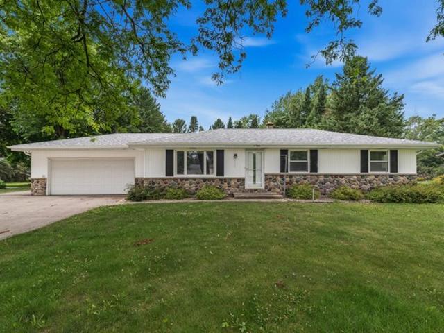5749 Debbie Ln, West Bend, WI 53095