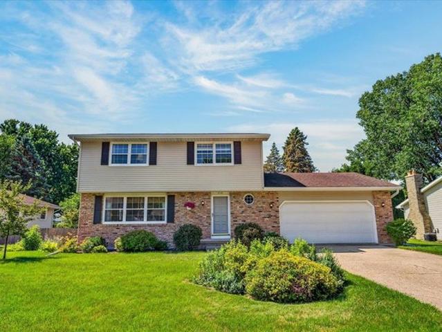 5749 Richmond Dr, Fitchburg, WI 53719