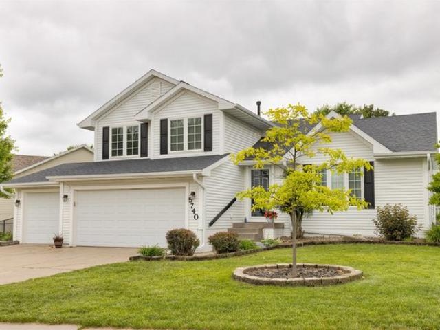 5740 NW 92nd Ct, Johnston, IA 50131
