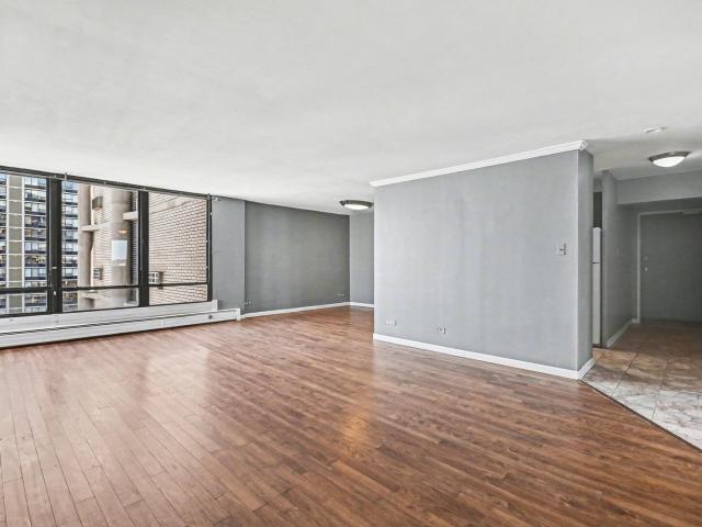 5740 N sheridan Road # 8D