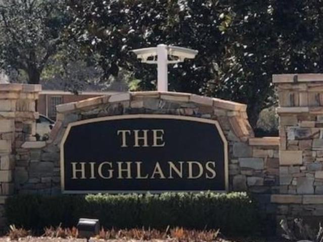 5740 Highland Lake Dr, Milton, FL 32583
