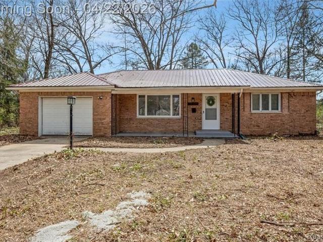 5740 Pine Ln, Augusta, MI 48197