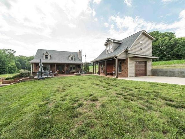 5741 Winding Creek Ln, East Bend, NC 27018