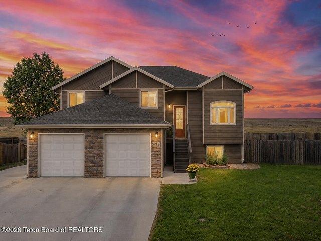 5742 Antelope Dr, Casper, WY 82601