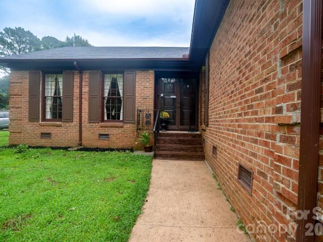 5742 Faulconbridge Rd, Charlotte, NC 28227 | MLS #4366 | Compass
