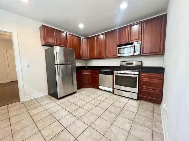 57435399 1545 Page St