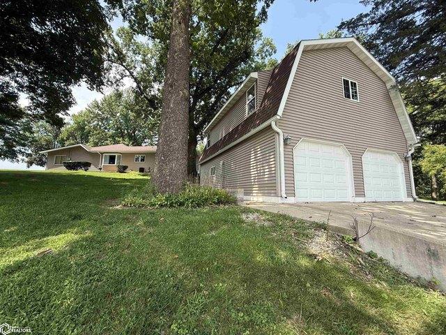 5743 Madison Ave, Burlington, IA 52601