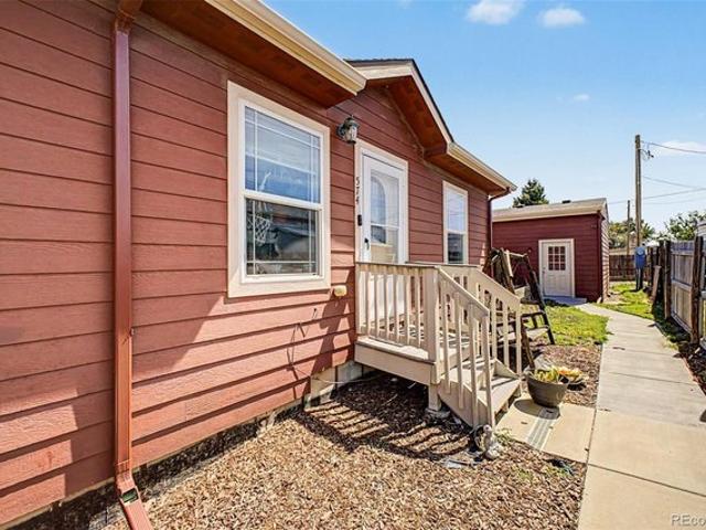 574 4th St, Bennett, CO 80102