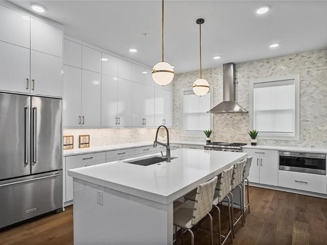 574 Boulevard Place #12