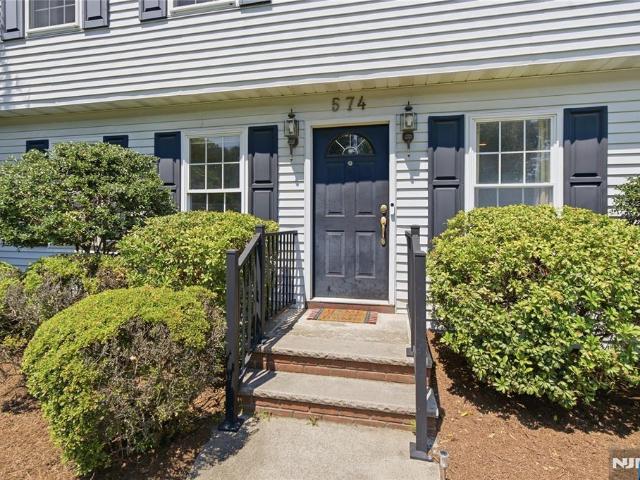 574 Baylor Avenue