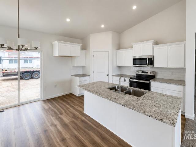 574 Gemini Ave