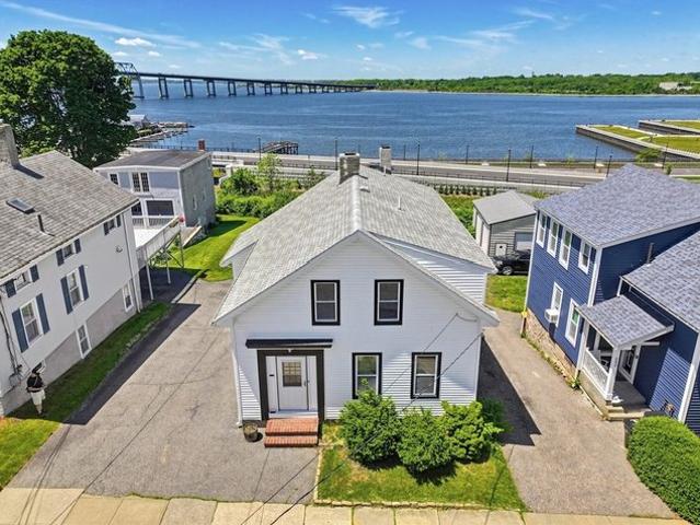 574 Durfee St, Fall River, MA 02720